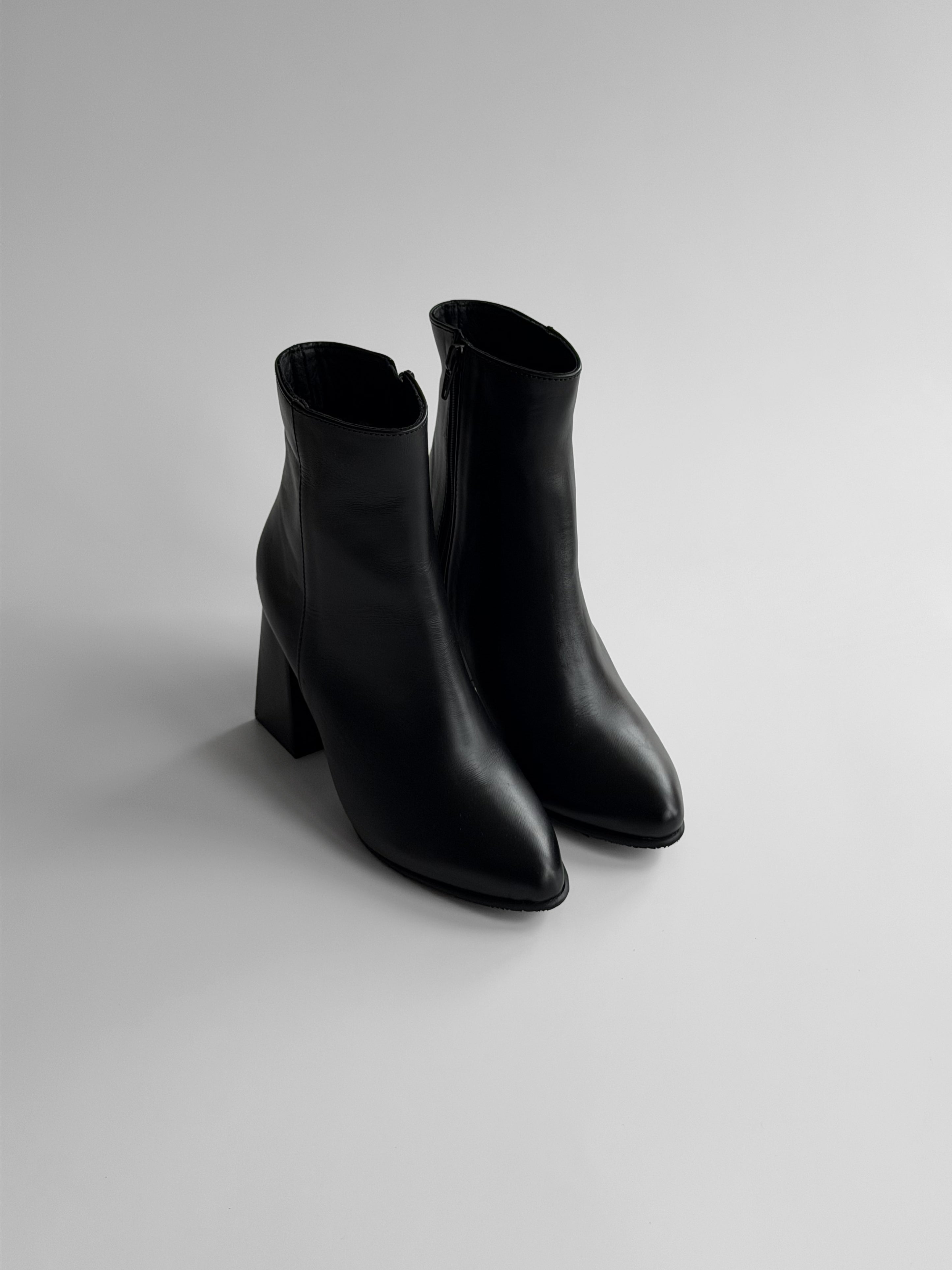 Esthela Boots – kafune
